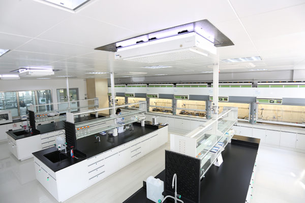 HALO C Smart Laboratory Air Filtration System for solvent vapours ...